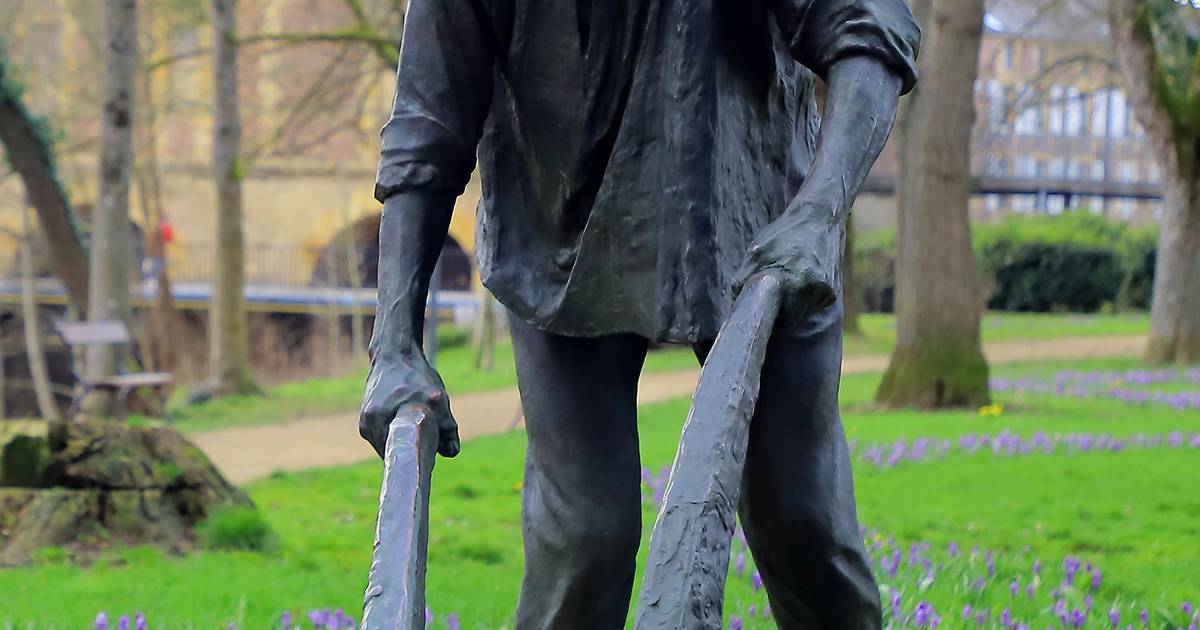 Panneau "Le défrichement" (sculpture île du vieux moulin)